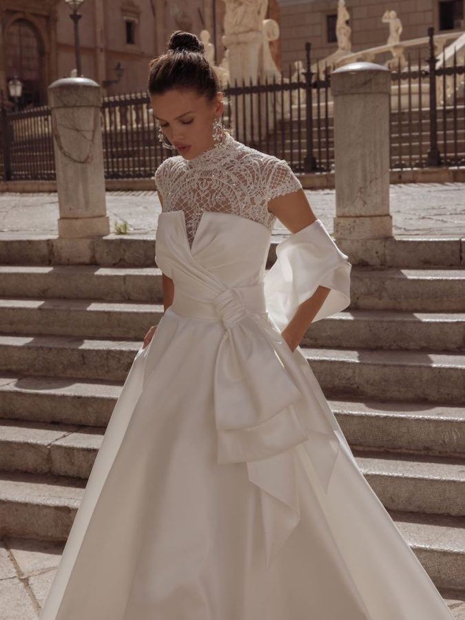 Abiti da sposa Pinella Passaro 2023, tessuti leggeri e allure eterea