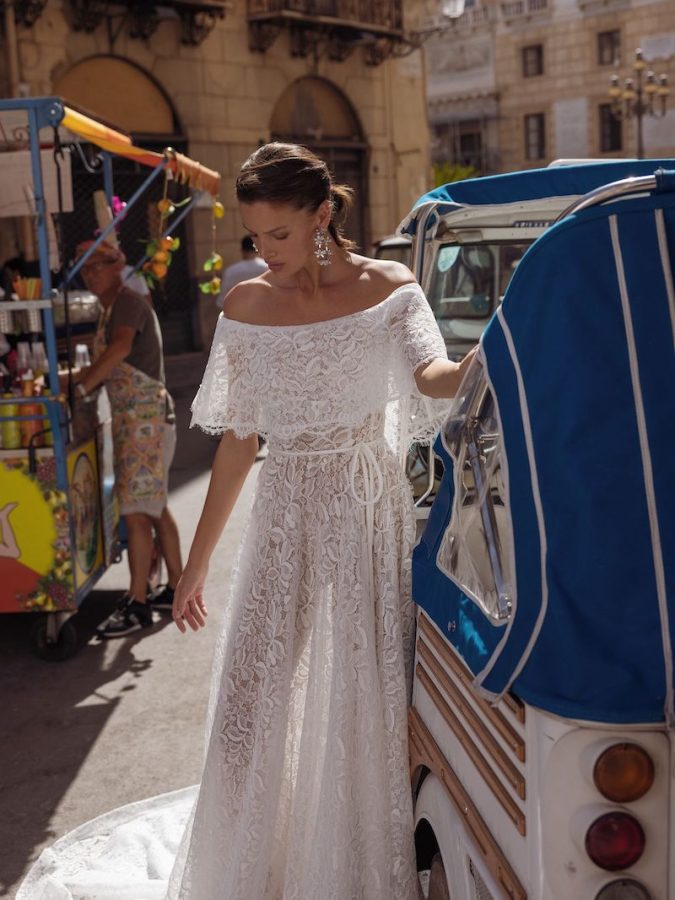 Abiti da sposa Pinella Passaro 2023, tessuti leggeri e allure eterea