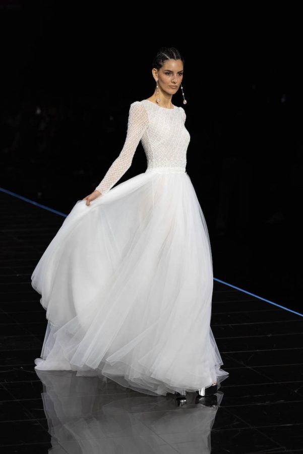 Abiti da sposa Rosa Clará 2024, eleganza che fa tendenza