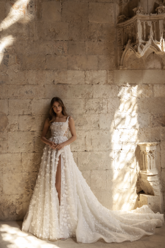 Abiti da sposa Eva Lendel 2024, per donne romantiche e preziose